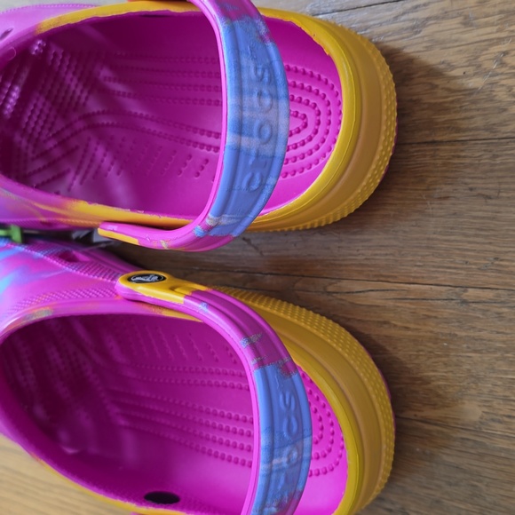 CROCS | Shoes | Croc Brand Mens Pink And Blue Shoes Size 1 | Poshmark
